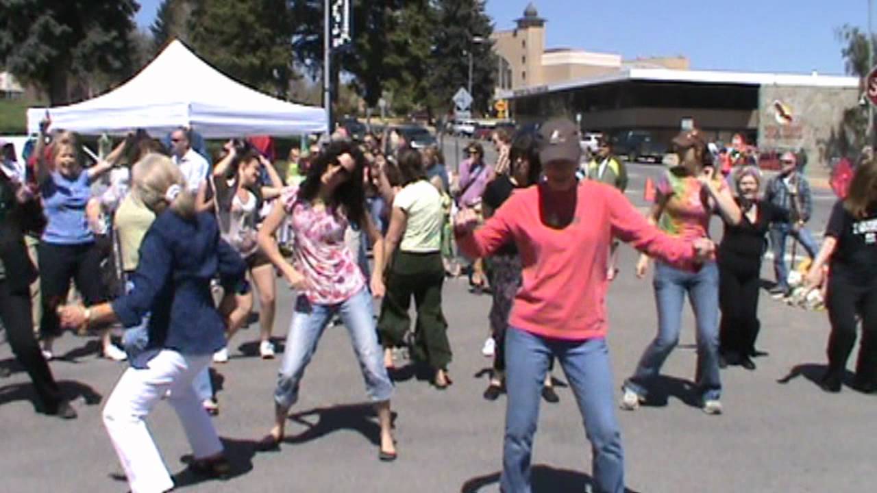 Nia Flash Mob.wmv - YouTube