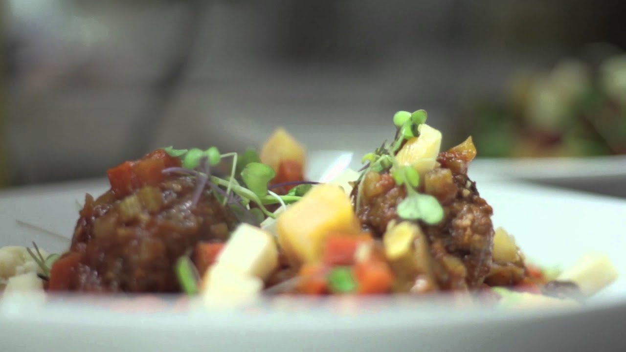 La Poutine Week Québec 2016 au Savini Resto-bar Vinothèque - YouTube