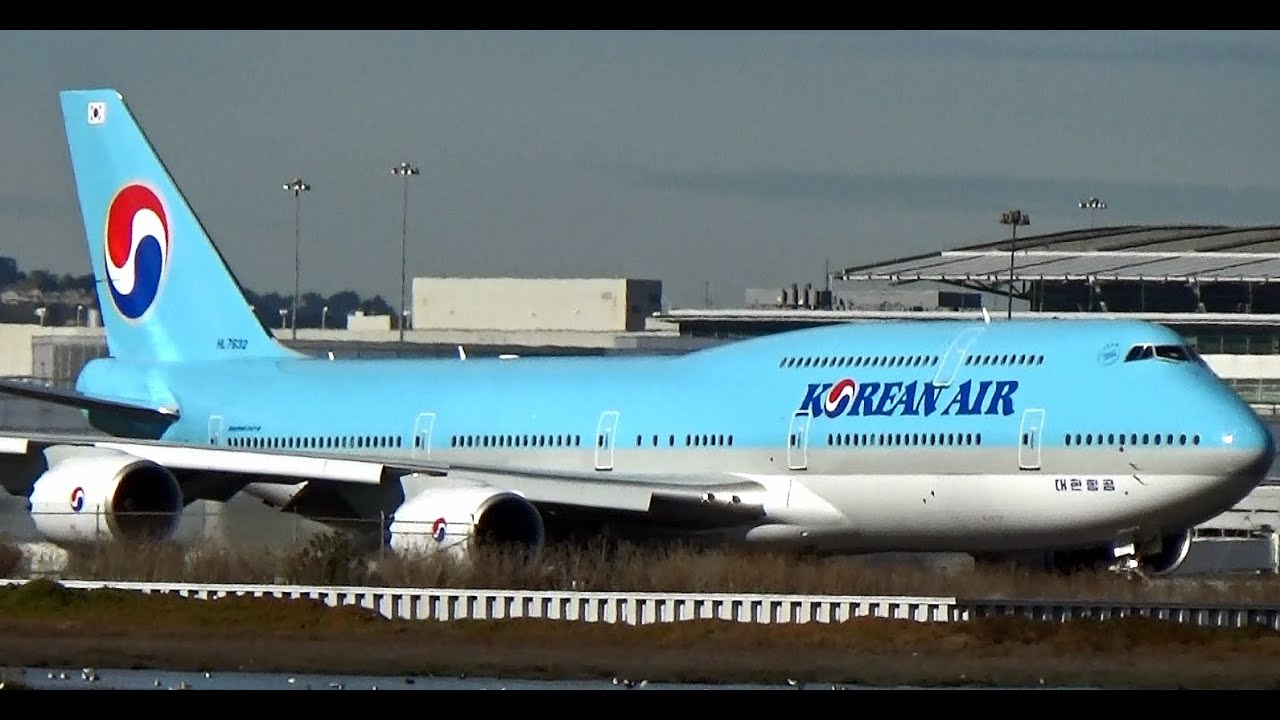 KOREAN AIR Flight KE024 Boeing 747 8i taxies on its's 13-hour SFO ...
