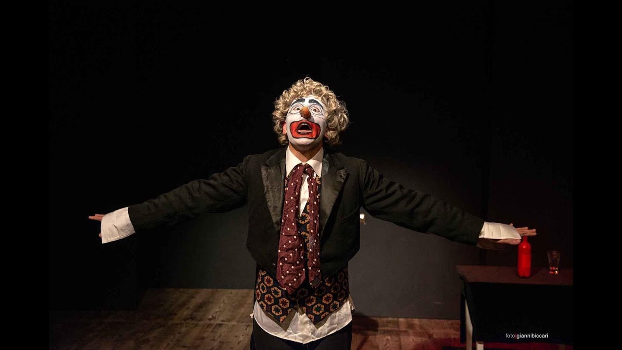 “Clowference”, Matteo Biccari diretto da Nando Paone - YouTube