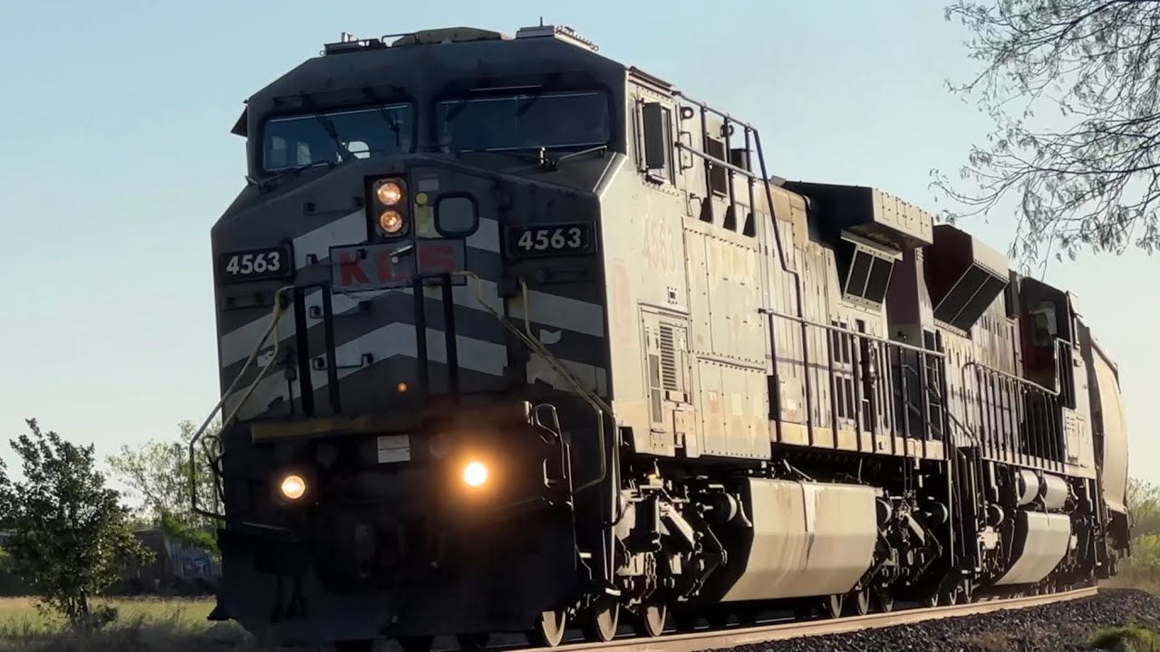 KCSM Grey Ghost Leader! KCSM 4563 w/ K5LA & Rear DPU Leads Grain Train ...