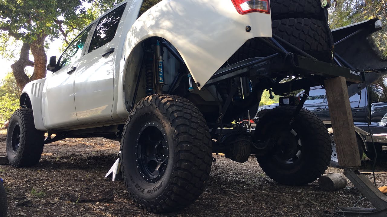 4-Linked - 1st Gen Nissan Titan - YouTube