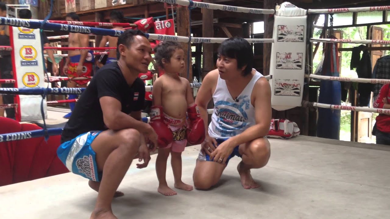 baby muaythai (saenchai daughter) - YouTube