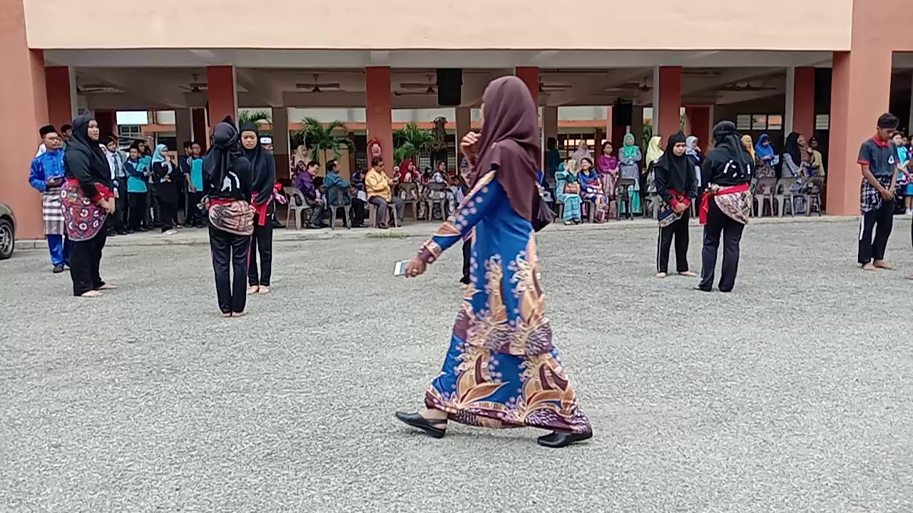 Persembahan Silat untuk Majlis Persaraan 4 orang guru di SMK MENTAKAB ...