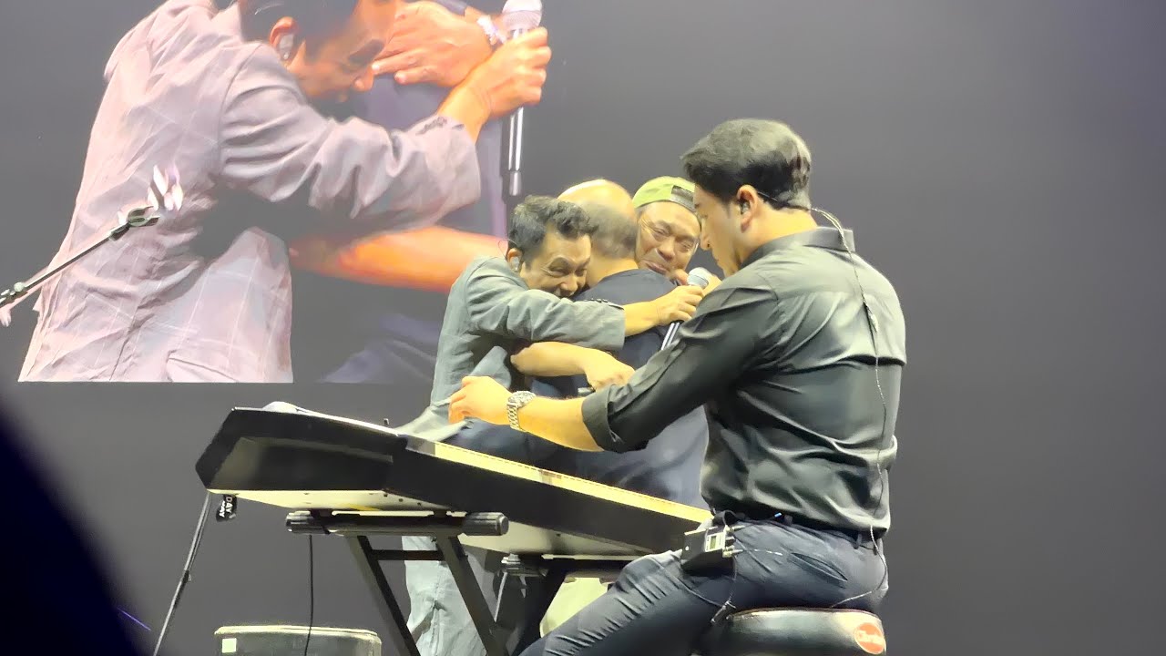 ธีร์ ไชยเดช - พี่บอย พี่ป๊อดมาแจมเพลงหวานขม| BDAY Forever Concert 8.12. ...