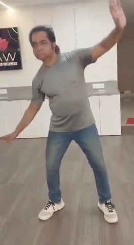 Head shake dance by wilson xavier - YouTube