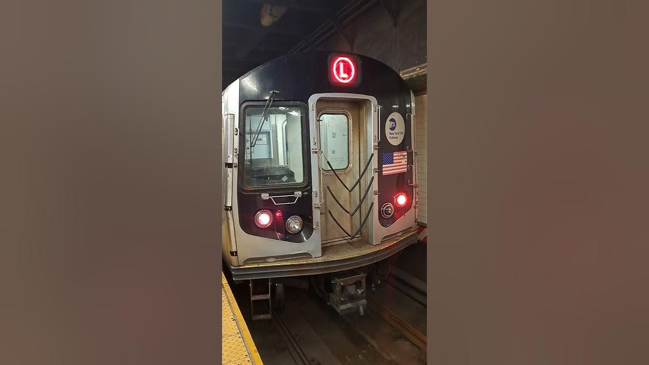 Brooklyn Bound R143 L train entering and leaving Union Square - YouTube