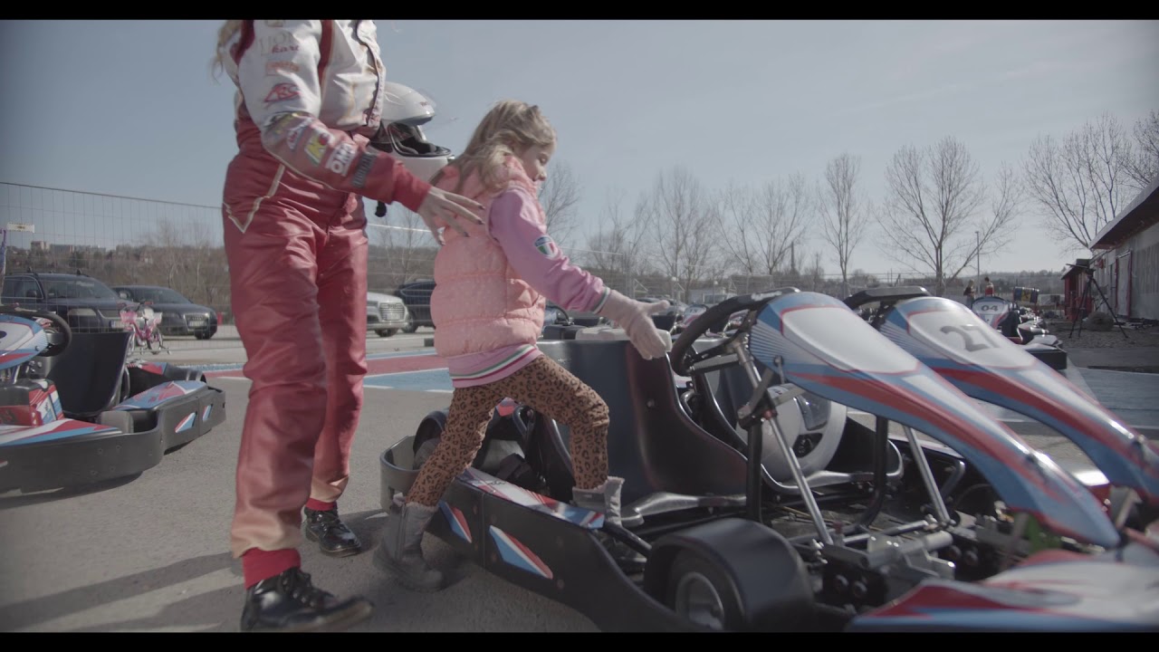 Kartland Ada Huja Karting Centar - Karting Beograd za decu - YouTube
