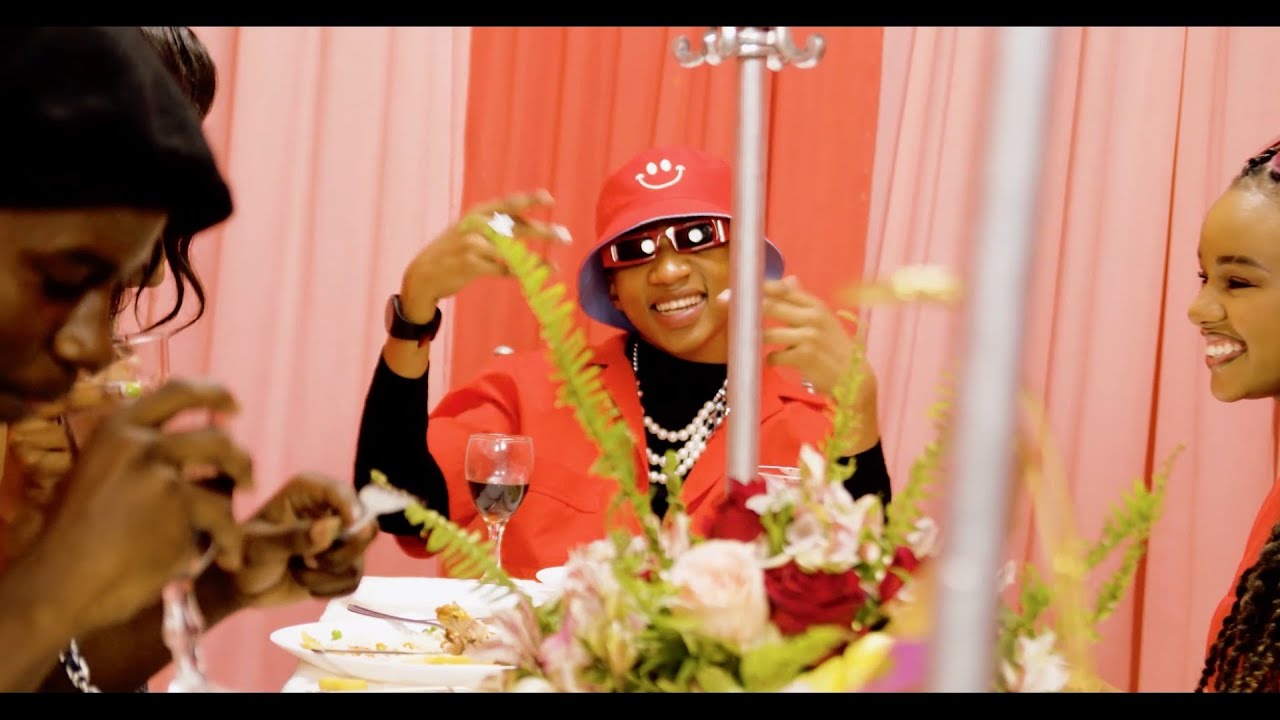 Fine Settings - Trio Mio (Official Video) - YouTube