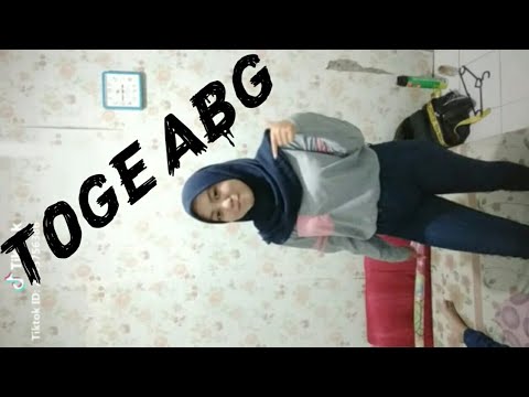 Tiktok Goyang baju ketat ID : 2145756386