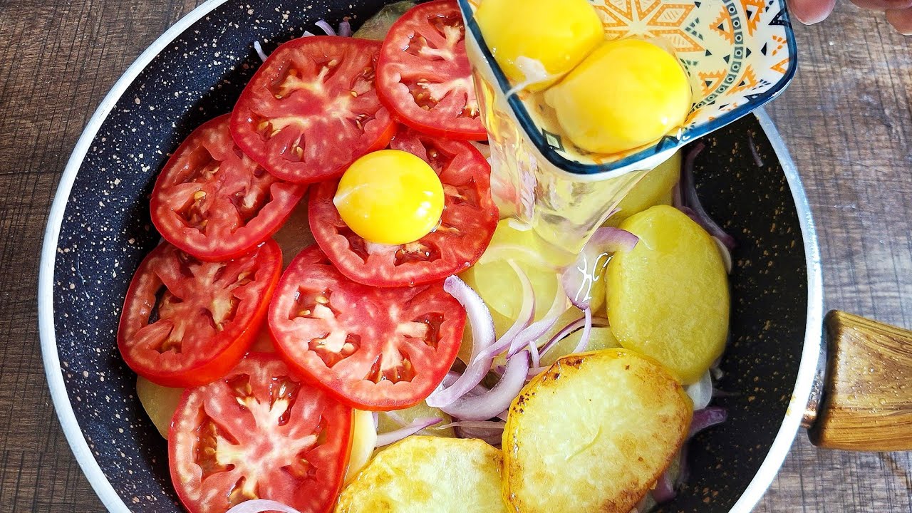 Just pour the egg. 😋 Traditional family recipe. I've never cooked ...