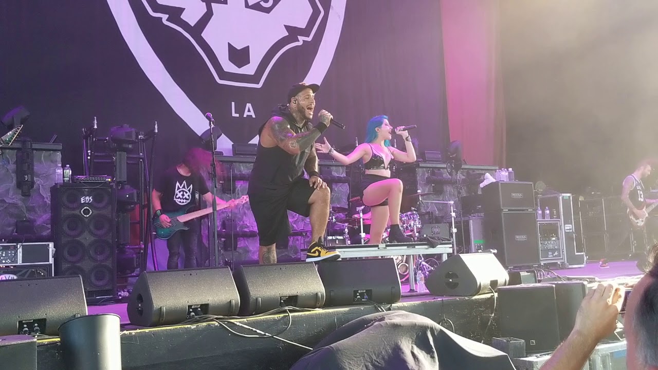 Bad wolves ft Diamante - hear me now. Pittsburgh,pa 8-14-16 - YouTube