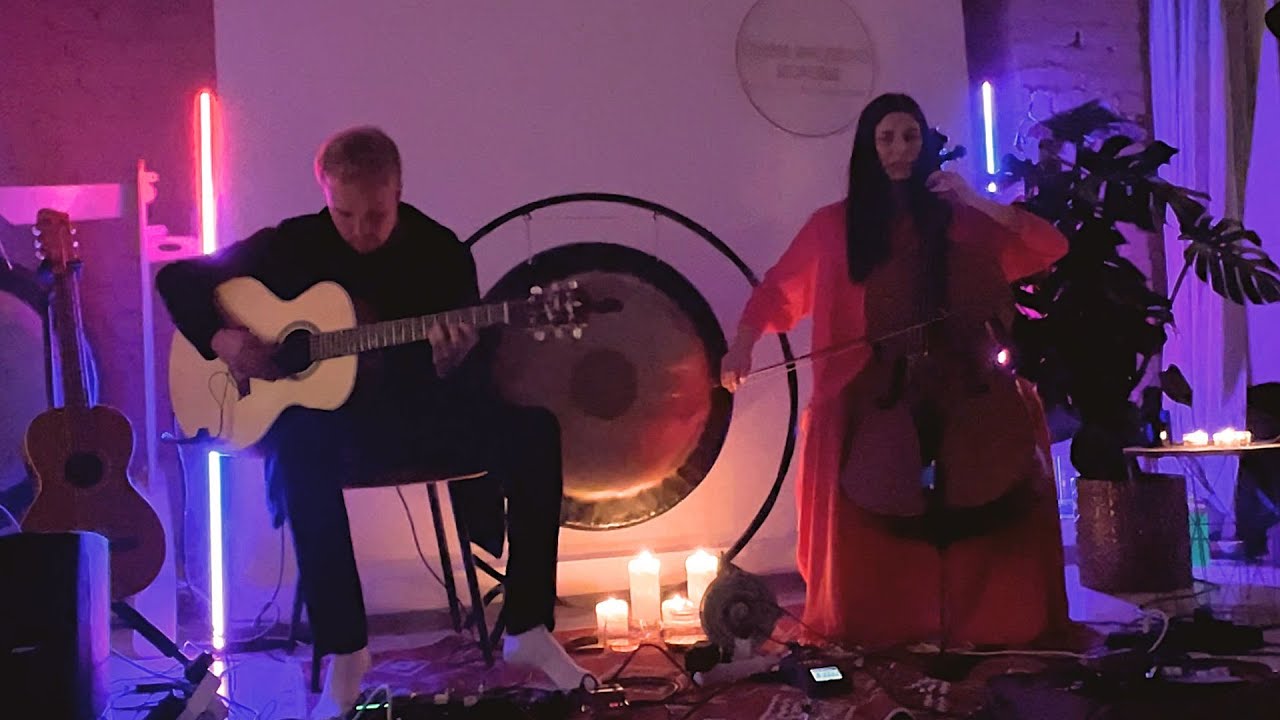 IMPROVISATION - Alex Nosov|Attardea Hator ( folk song/tango/loop station/reverb ) - YouTube