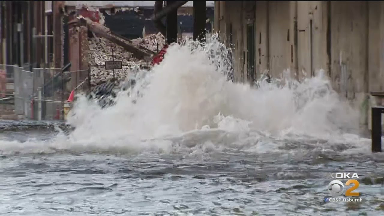 Gushing Geyser Floods Smallman Street After Water Main Break - YouTube