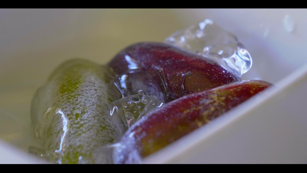 Defrosting Australian snap frozen Fingerlimes - YouTube