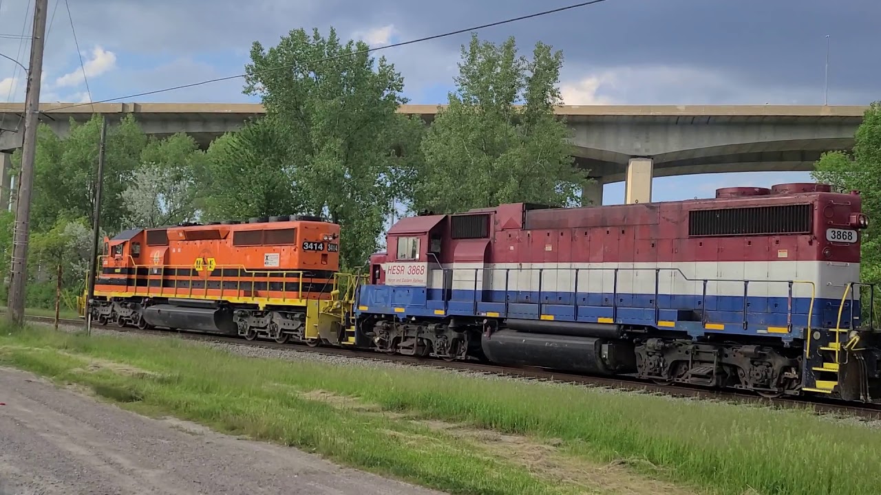 HESR 3414, HESR 3868, & MQT 3390 Zilwaukee Bridge - YouTube