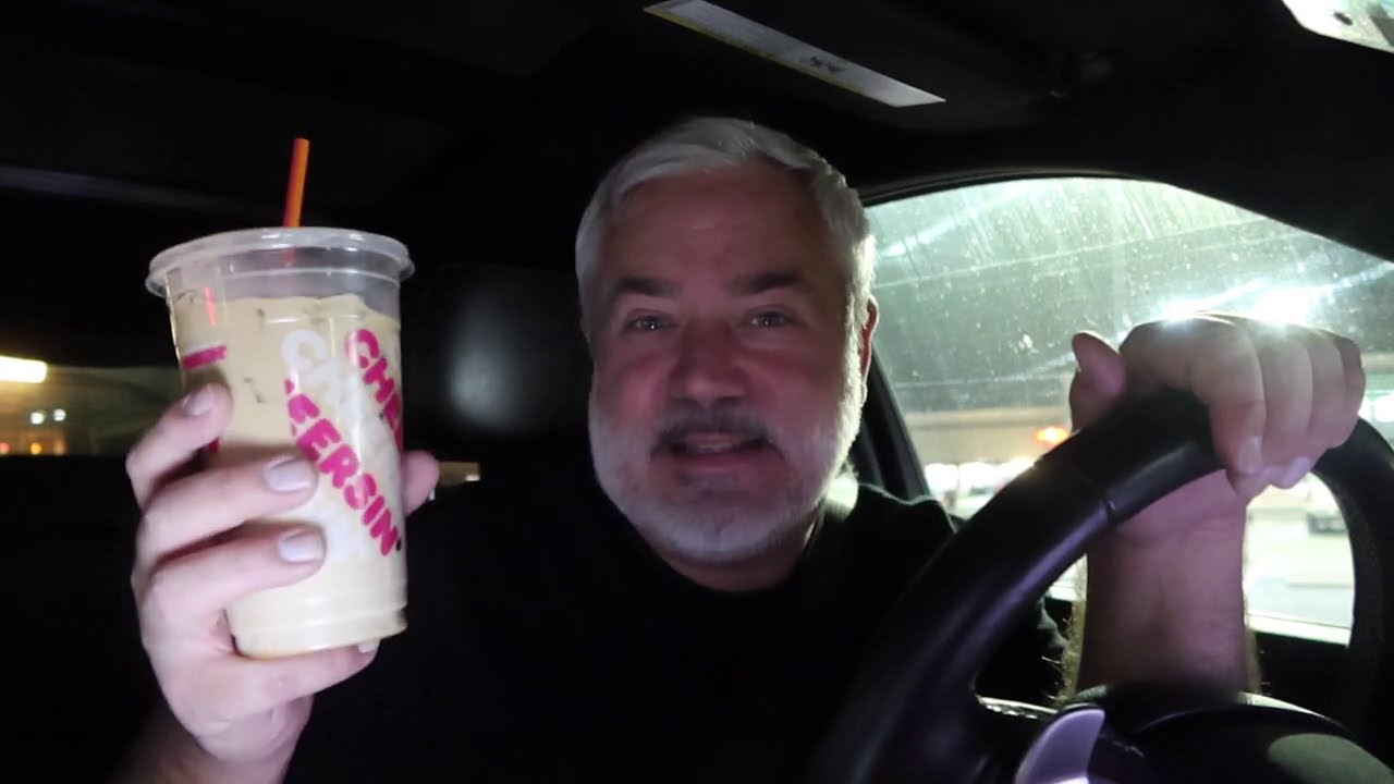 TRYING DUNKIN DONUTS GINGERBREAD ICED LATTE! - YouTube