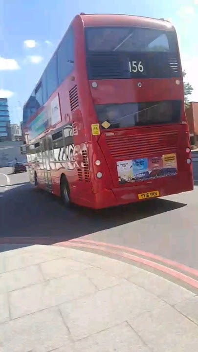 WEIRD LOUD NOISE. TUK YY16 YKN Route 156 Leaving Battersea power Station - YouTube
