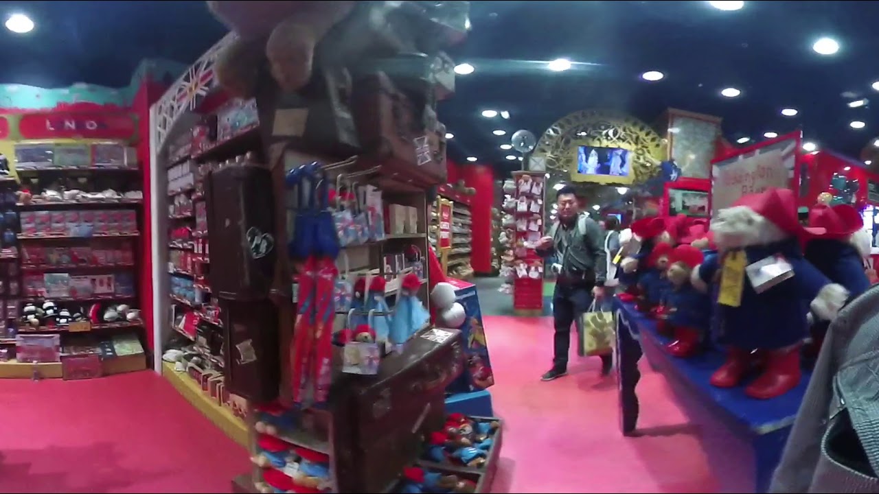 Hamleys at London, UK. 360 4K. - YouTube