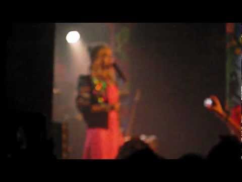 Rita Ora - Uneasy Live in Manchester [HD]