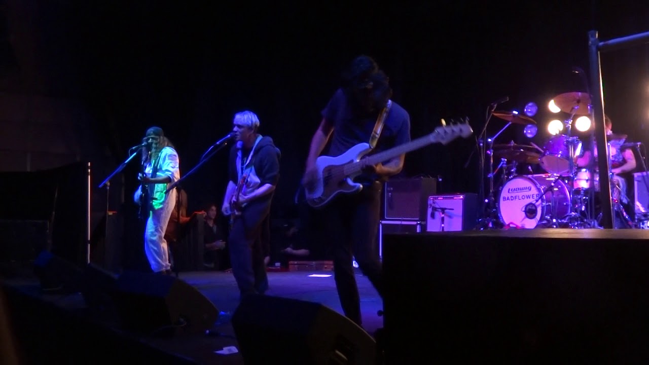 Badflower-Ghost (Live in Little Rock, AR 2018) - YouTube