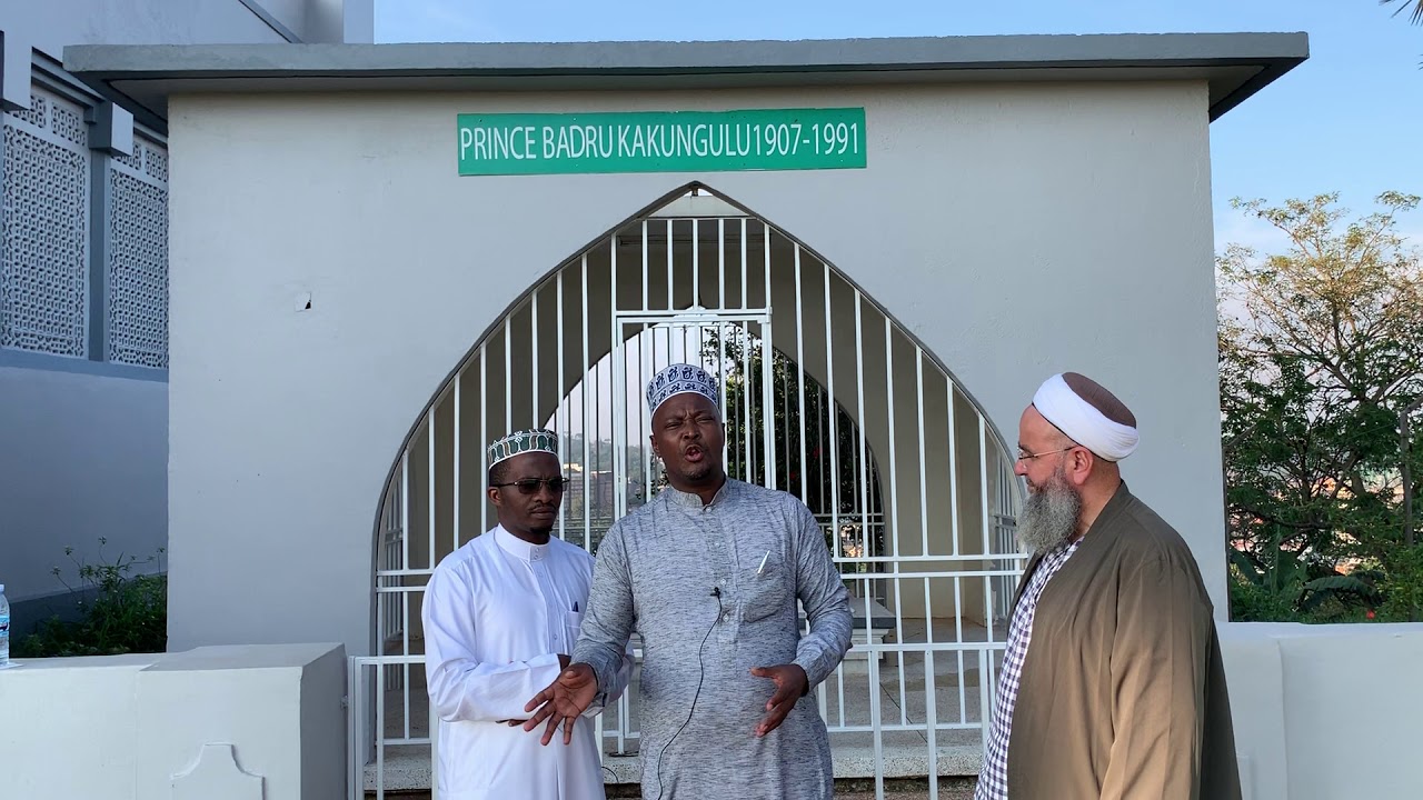 2-Prince Badru Kakungulu's tomb at Chiboli(Qıblah) hill - YouTube