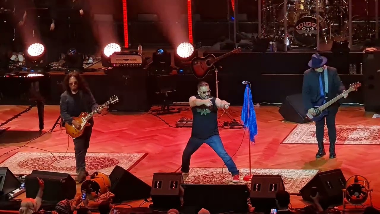 Opera Hidup - Wings DFH KLCC 2022 - YouTube