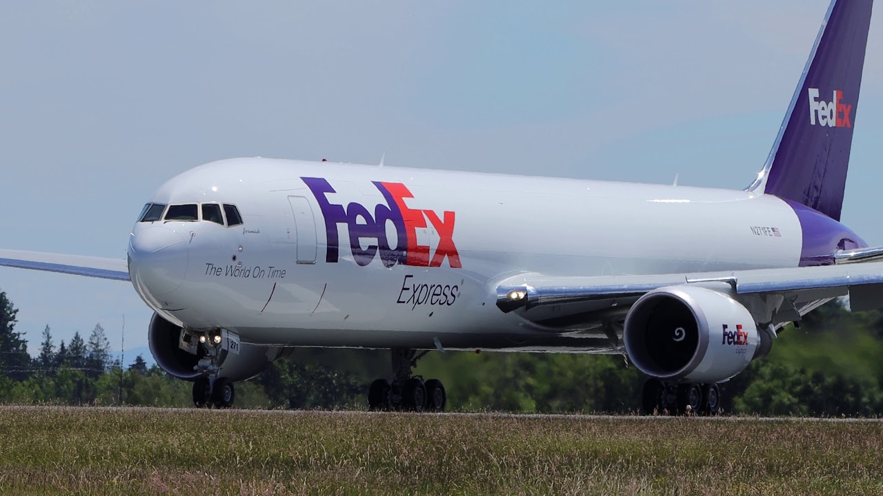 FedEx 767F "Jeremiah" N271FE takeoff at Paine Field - YouTube