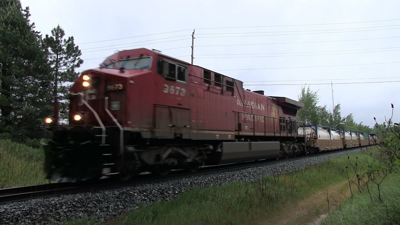 THE TRAINS ARE RUNNING! CP 9673 in Essa (01JUN2012) - YouTube