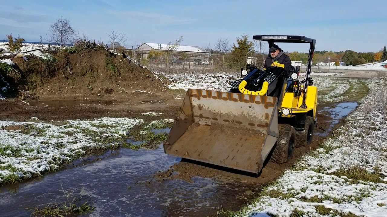 Hummerbee Compact Articulated Loader / Tool Carrier with Bucket - YouTube