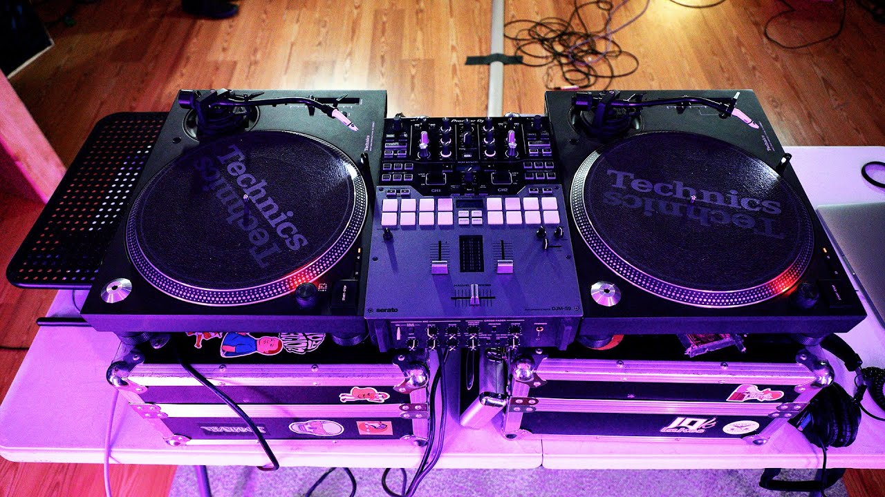 7 Minutes/7 Inches by DJ Buster Baxter Live at Suede Studio - YouTube