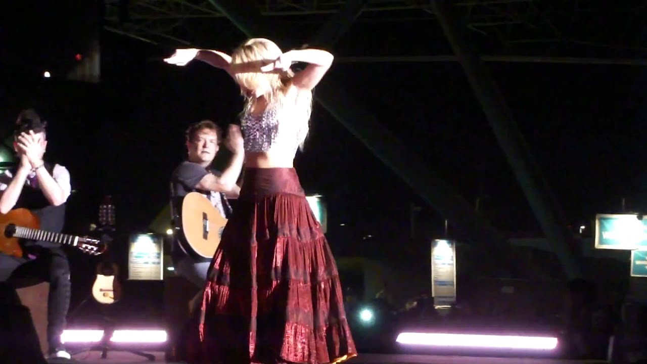 Shakira Shaking her Hips at Yas Arena - Abu Dhabi April 2011 - YouTube