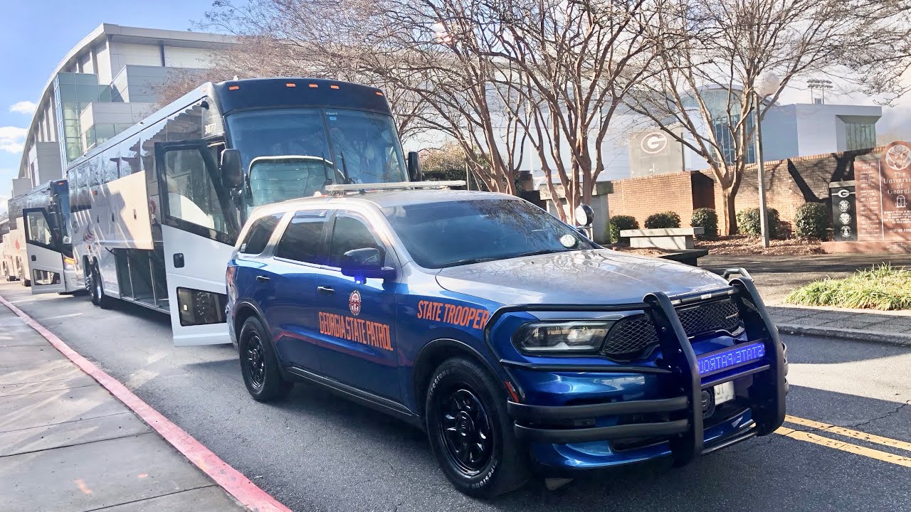 Georgia Football team bus travel - YouTube