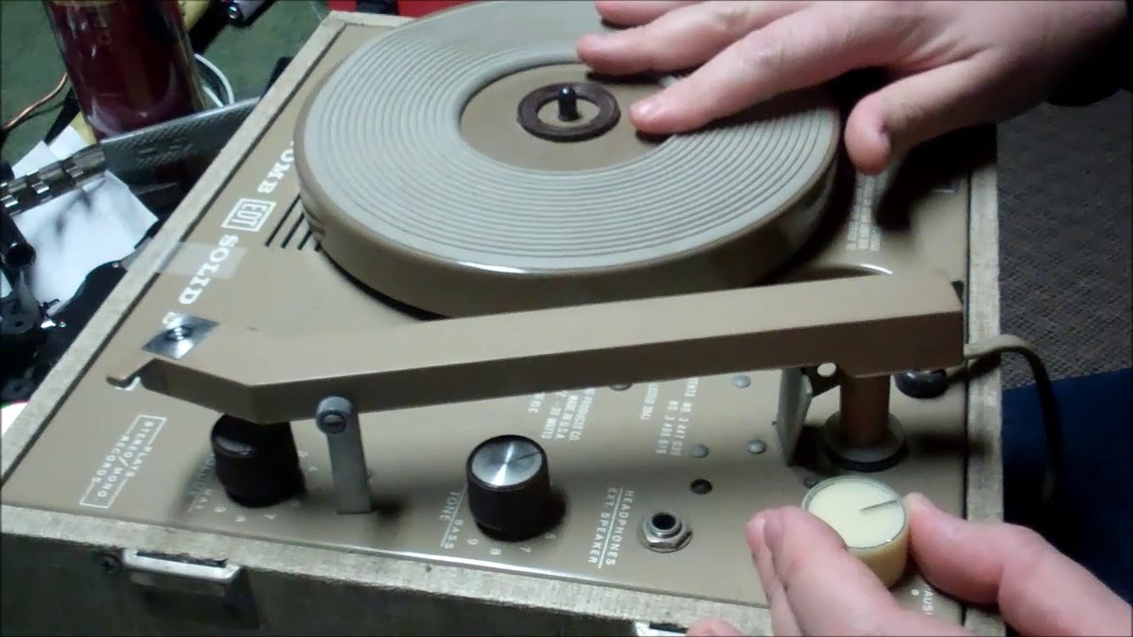 Newcomb EDT-15C Portable Record Player in for a fix up... and POLKA ...