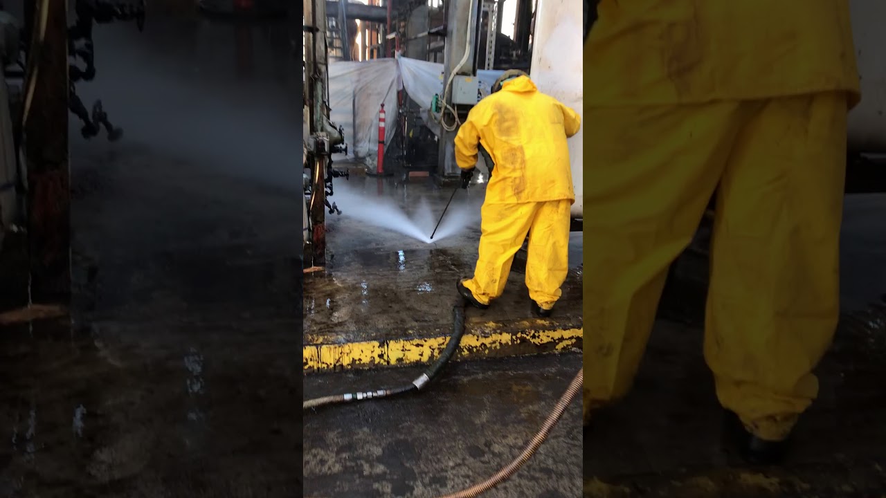 Hydroblasting with a 20k shotgun - YouTube