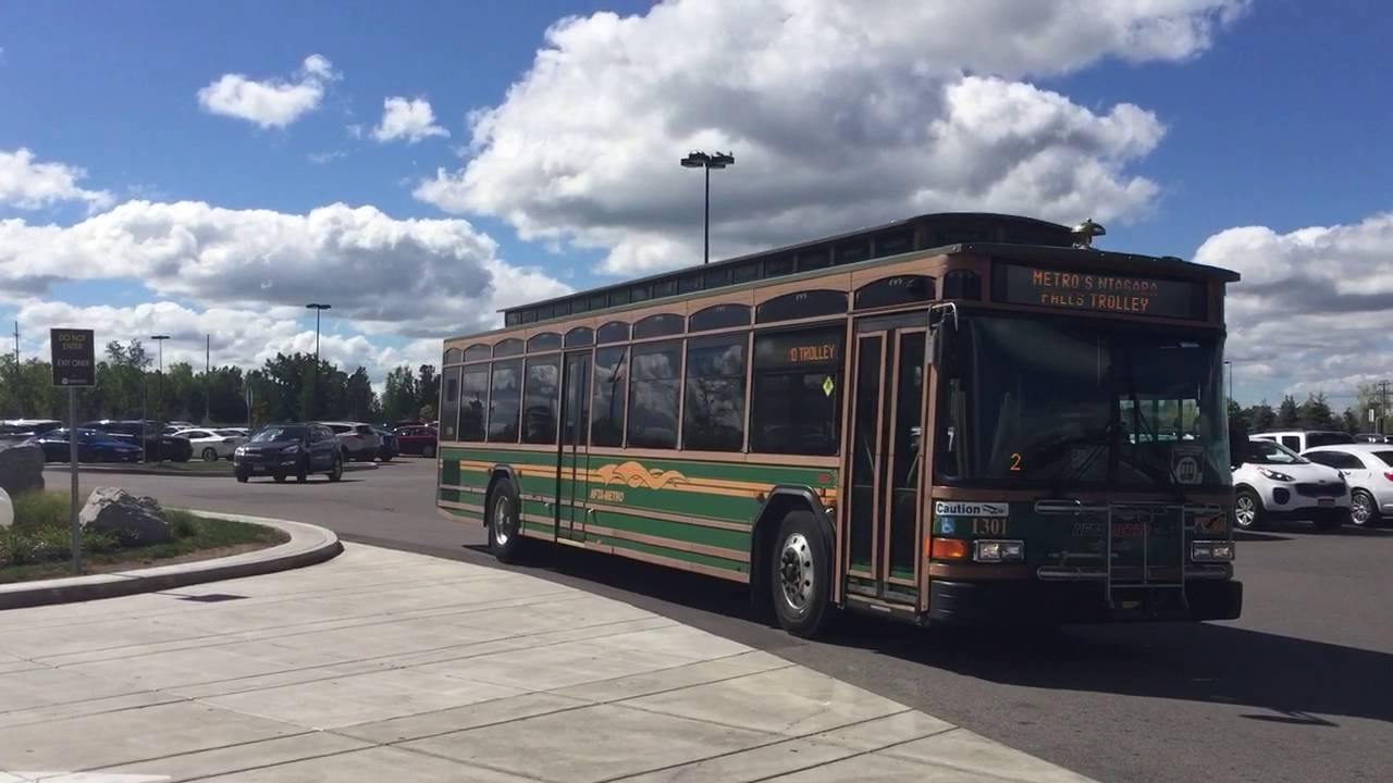 NFTA-Metro Gillig Low Floor Trolley Bus 1301 arriving at Fashion ...