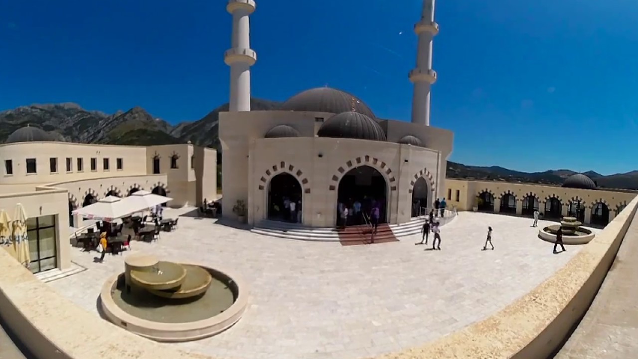 Dzuma u Islamskom centru Bar, Dzamija Selimija. Montenegro Video 360 ...