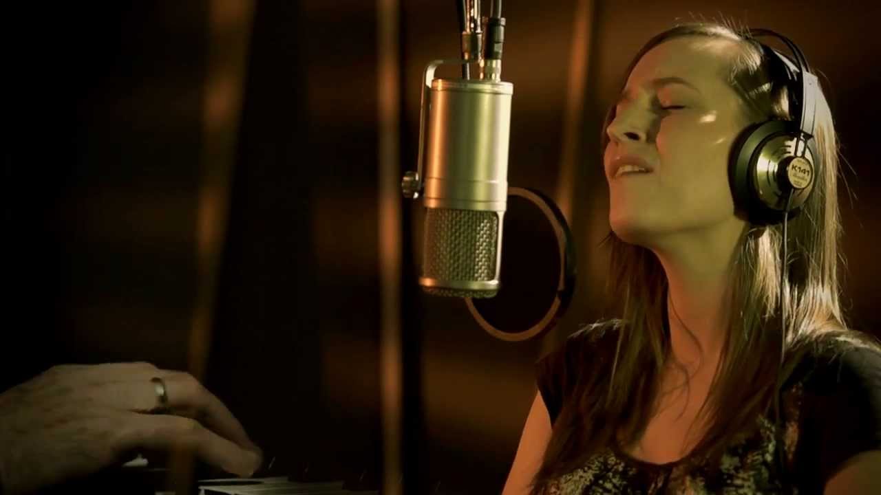 Everybody's Song but my Own - Vanessa & Marc Matthys - YouTube