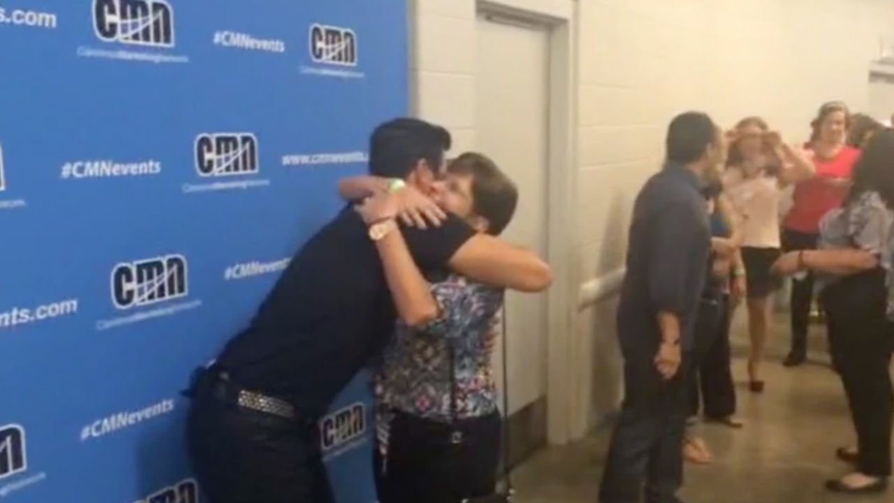 Chayanne con sus fans - YouTube