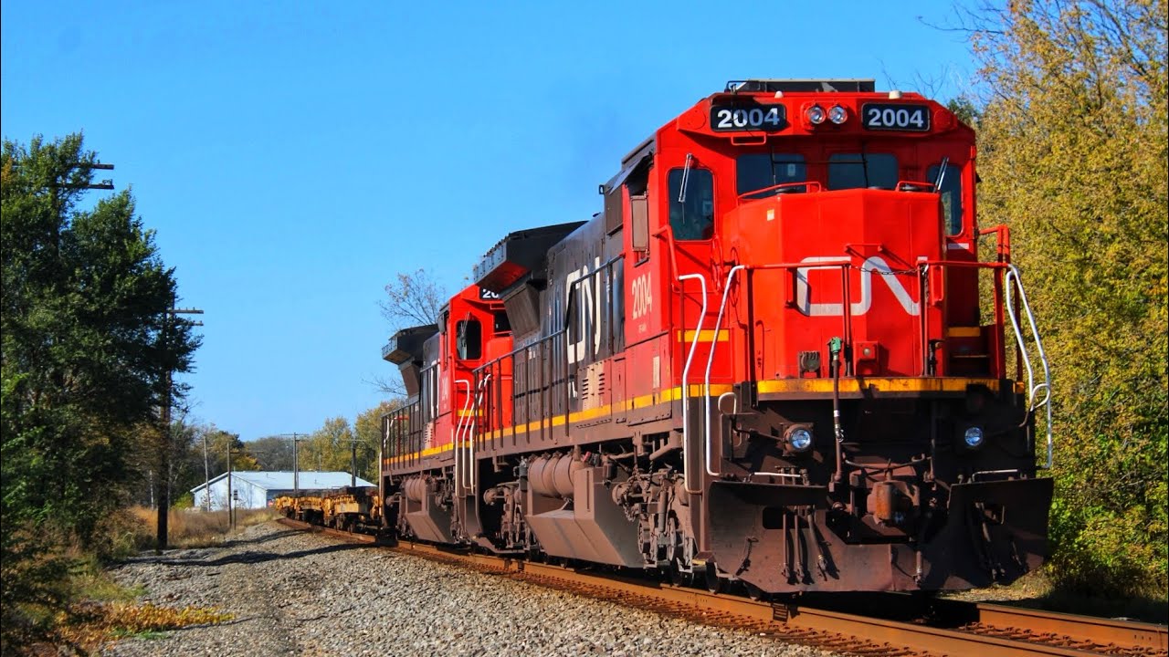 CN C40-8 Duos Leads X724 Past Silver Lake, WI. 10-20-2024 - YouTube