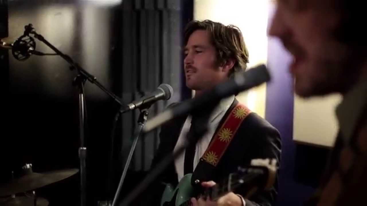 The Beau Peeps - 01 - Twist & Shout (Live HD) - YouTube