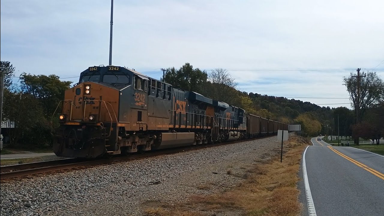 CSX E319 heads thru Normandy TN on 10/24/25 - YouTube