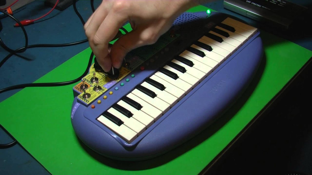 Circuit Bent Yamaha PSS-7 Keyboard by freeform delusion - YouTube