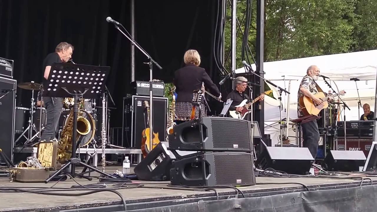 Valdy at Vancouver Island Musicfest 3 - YouTube