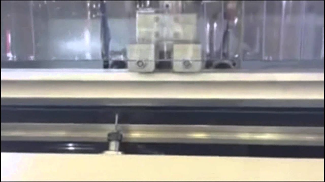 UPVC ALUMINIUM WINDOW DOOR PROCESSING CNC MACHINE - YouTube