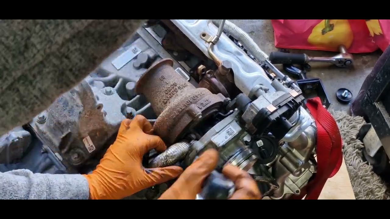 BMW 318D B47 Engine F34 GT Turbo Removal - failed Turbine - YouTube