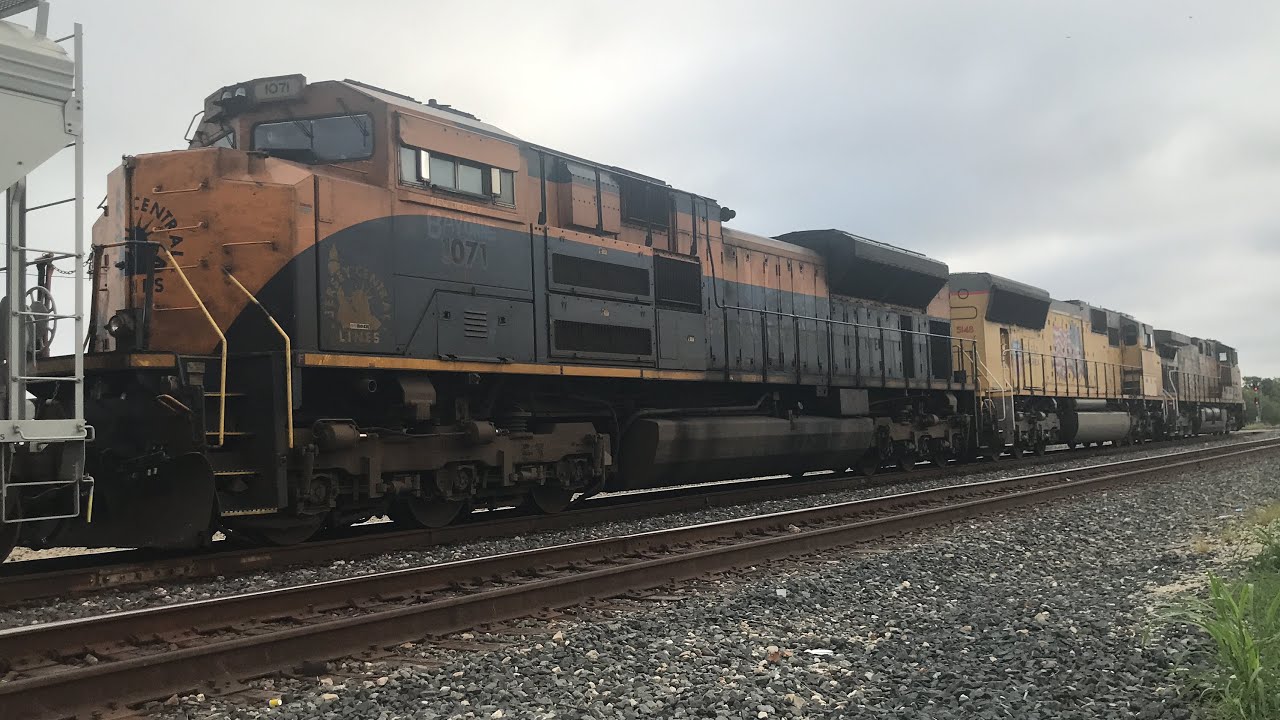 **Parked | EB | NS Heritage Unit 1071! | Kirby, TX - YouTube