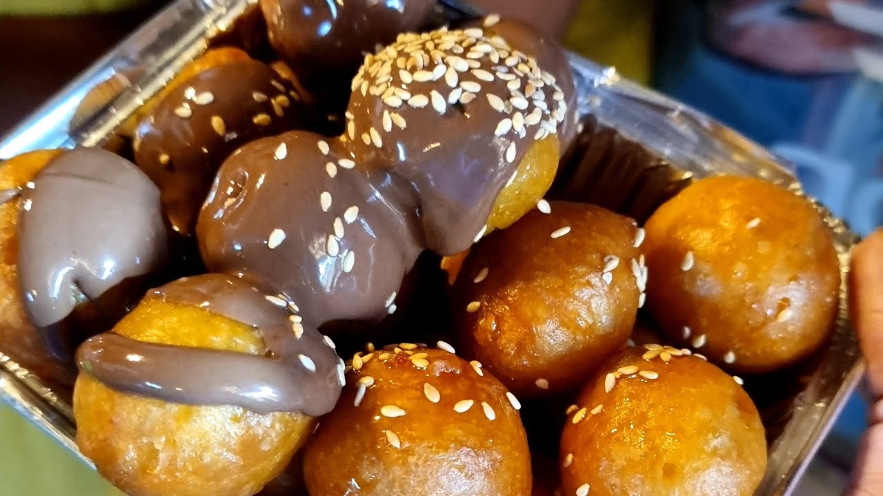 UAE Street Food (Luqaimat & Regag) - YouTube