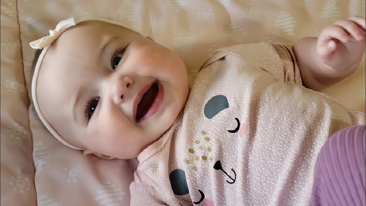 Baby Aubrey's cheerful weekend, giggling, loving and lots of joy ...