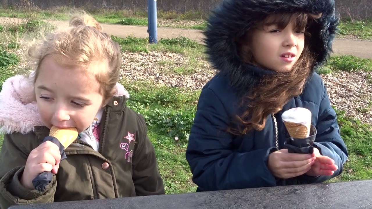 Summer & Robyn in Felixstowe - YouTube
